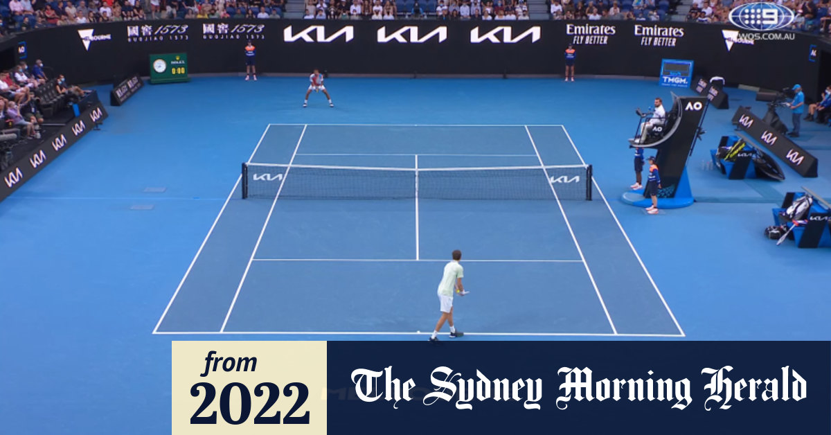 Video: Felix Auger Aliassime vs Daniil Medvedev: Australian Open 2022 | Quarter-Final Highlights